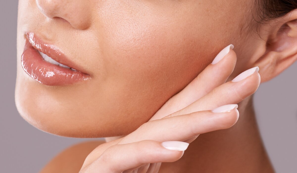 Clinique's Moisture Surge: 72 Hours of Hydration | Pretty Glow Box